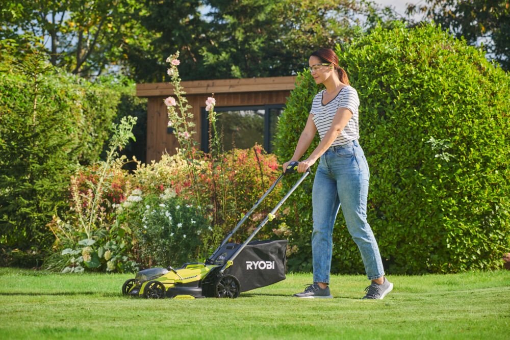 Mała kosiarka akumulatorowa do trawy. Jaką wybrać?